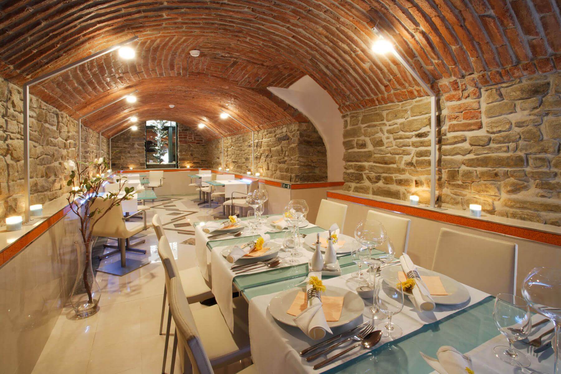Reštaurácia - HOTEL ENCHANTÉ